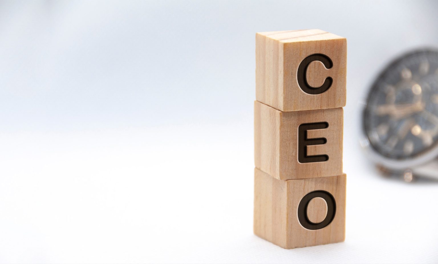 CEO là gì? Vai trò và tầm quan trọng của Giám đốc điều hành